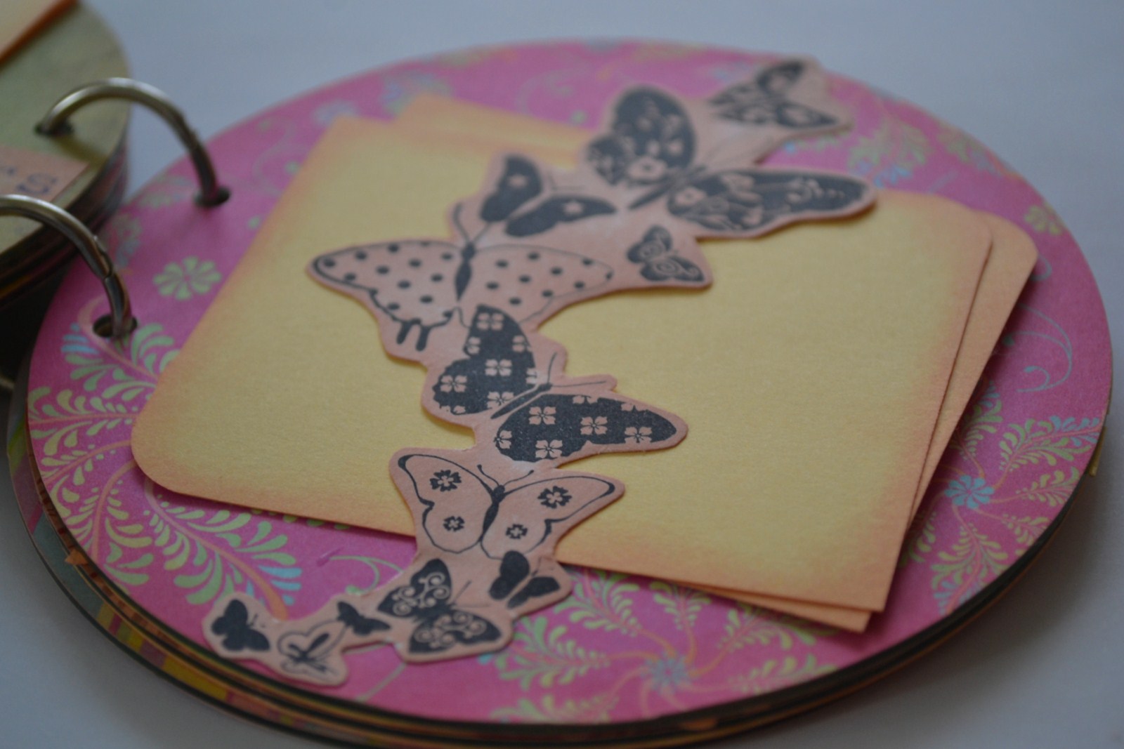 Marby ustvarja: Dva albuma iz CD-jev